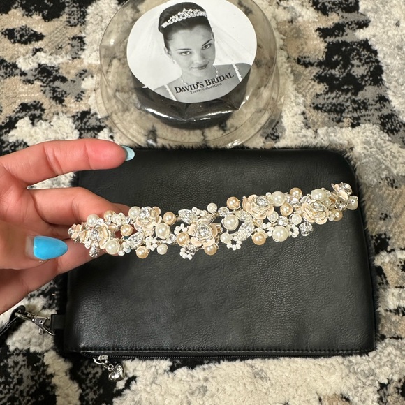 David's Bridal | Accessories | Davids Bridal Wedding Ivory And Silver ...